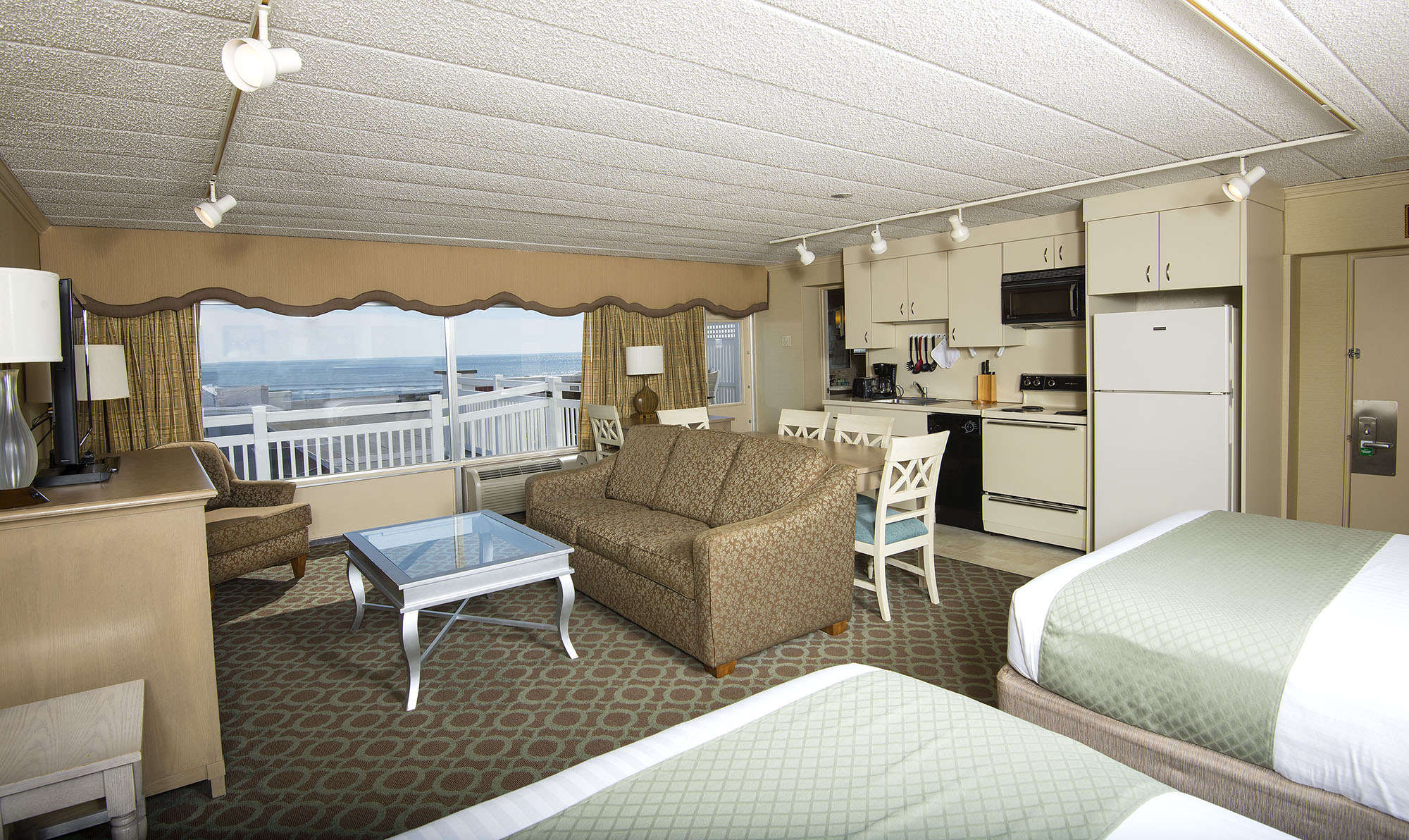 King Suite - Beach Club Hotel